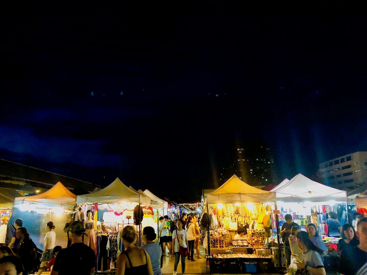 Why I love the Rot Fai Market Ratchada in Bangkok | See Nic Wander