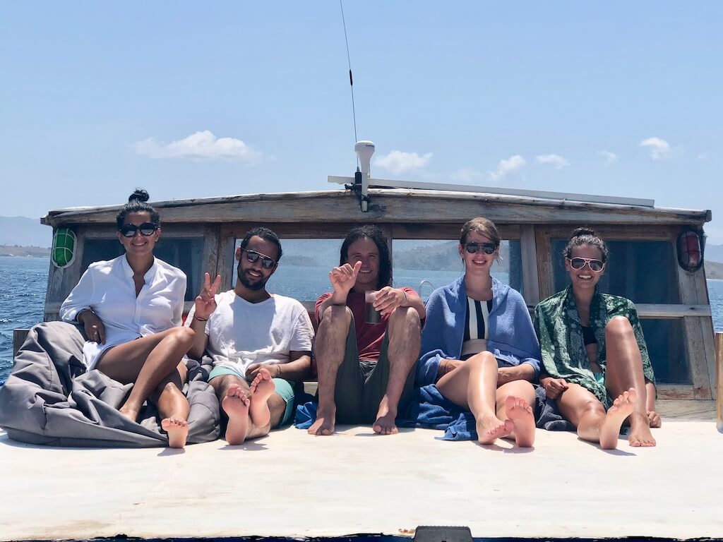 How to Make Friends Abroad - 13 Ways to Meet People While Traveling ...