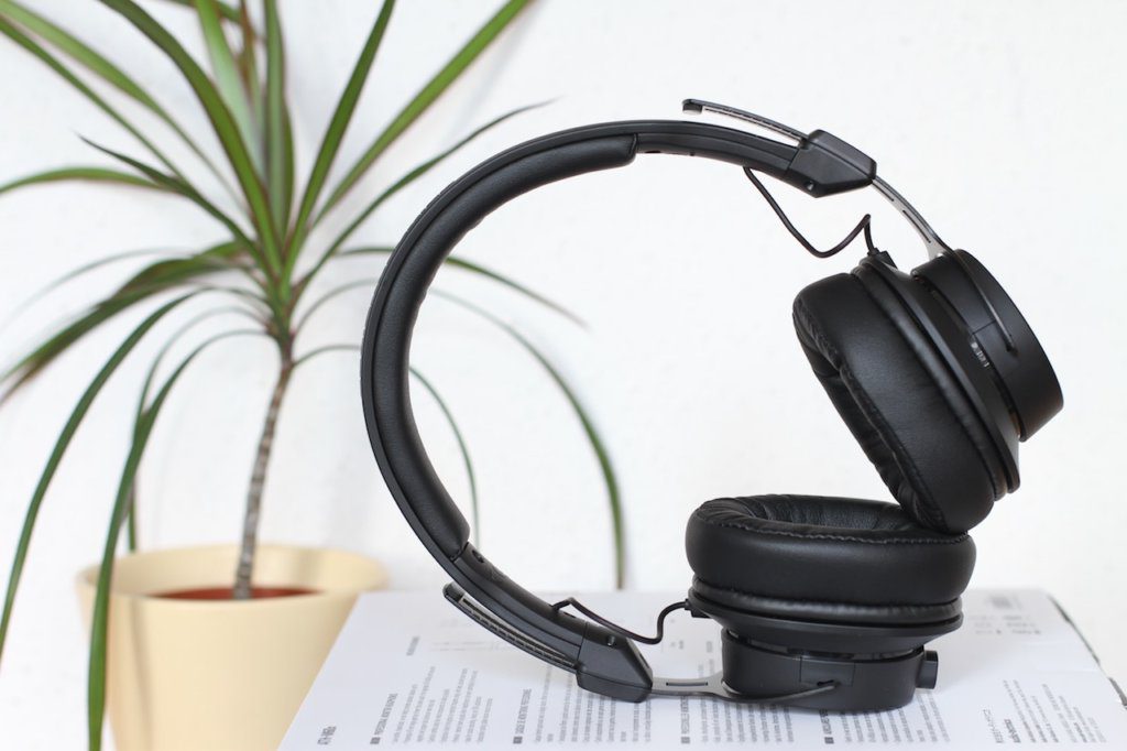 5 Best Headsets for Online Teaching | See Nic Wander